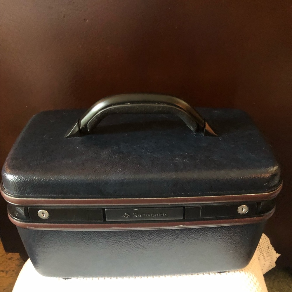 Vintage Train Case W/ Original Tray Luggage - Gem